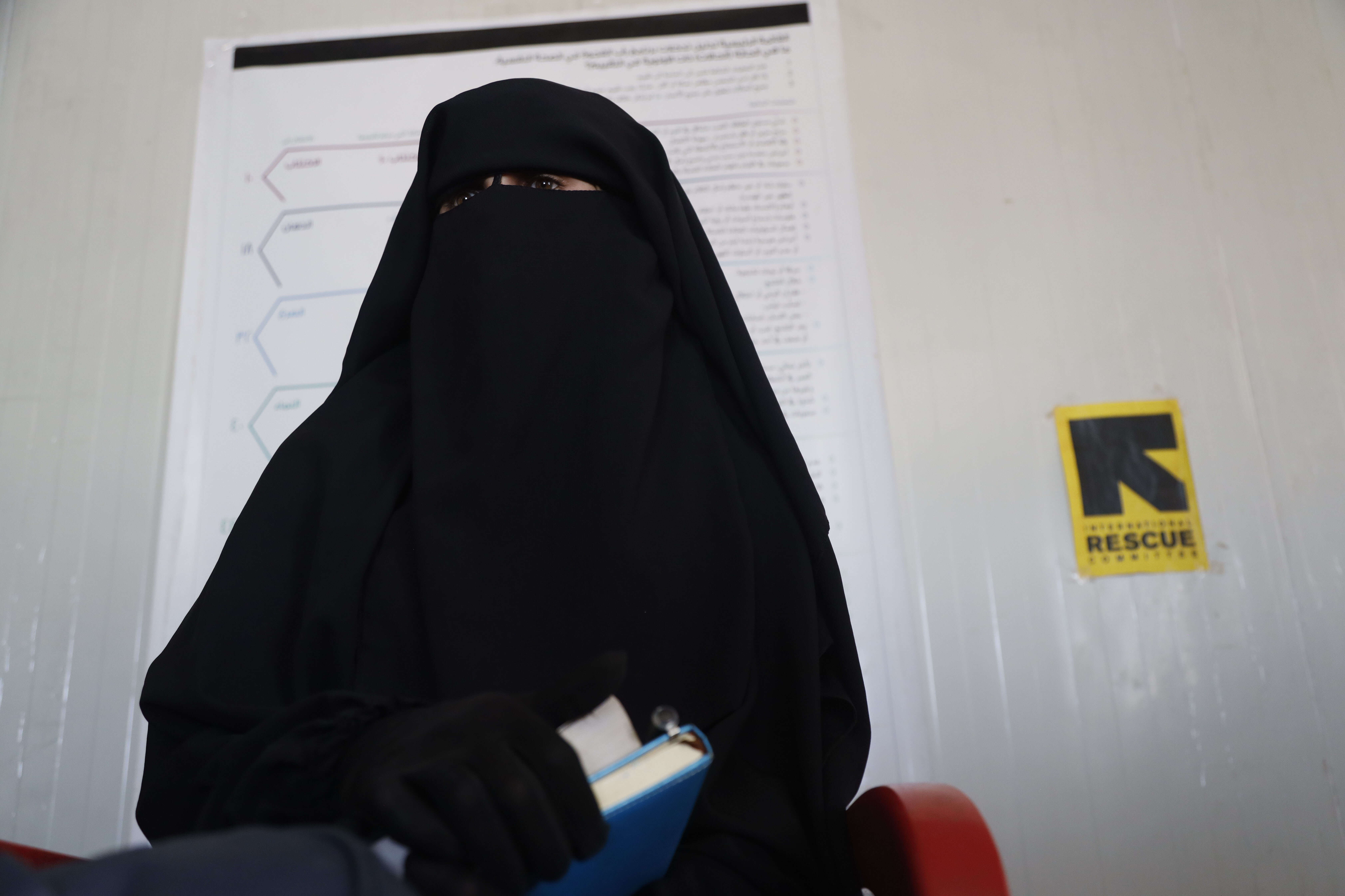 Meet the young refugee mother in Syria weaving control into her life | International Rescue ...