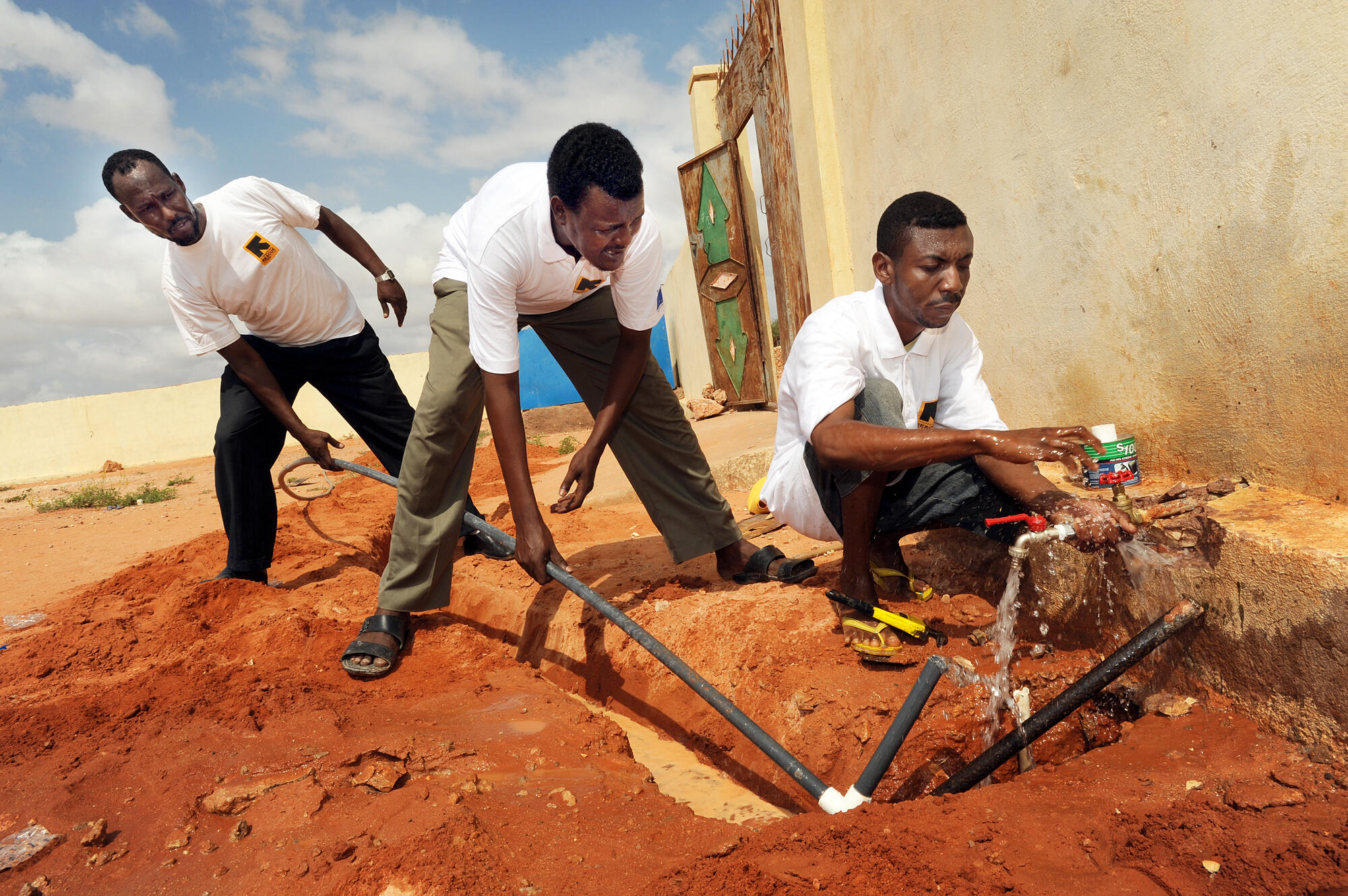 One drop at a time: Clean water for Somalis | International Rescue ...