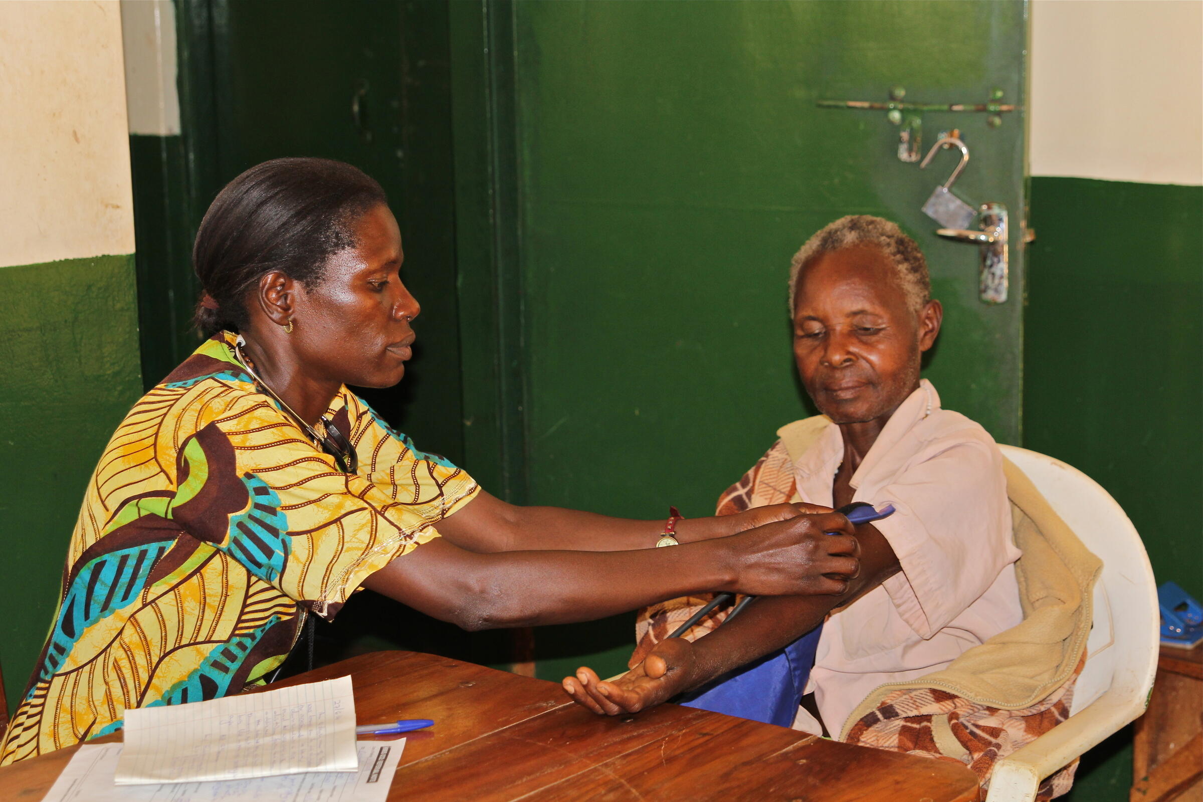 IRC addresses urgent health concerns of South Sudanese refugees in ...